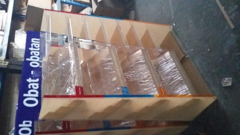 Rak Display Obat D1 | Lestari Acrylic - Huruf Timbul